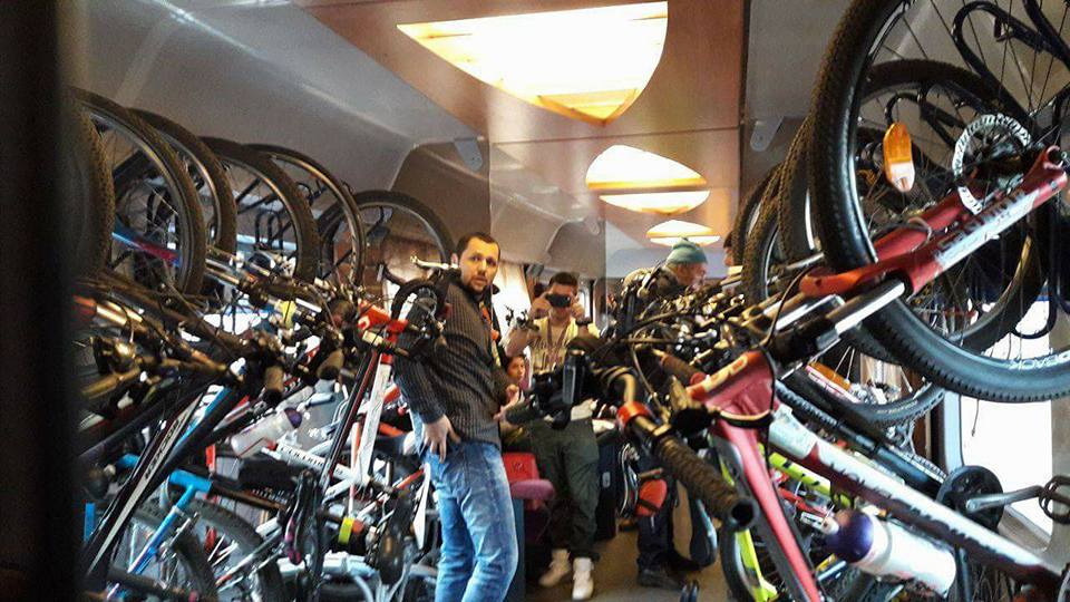 CFR: Vagon special pentru transportul de biciclete şi schiuri