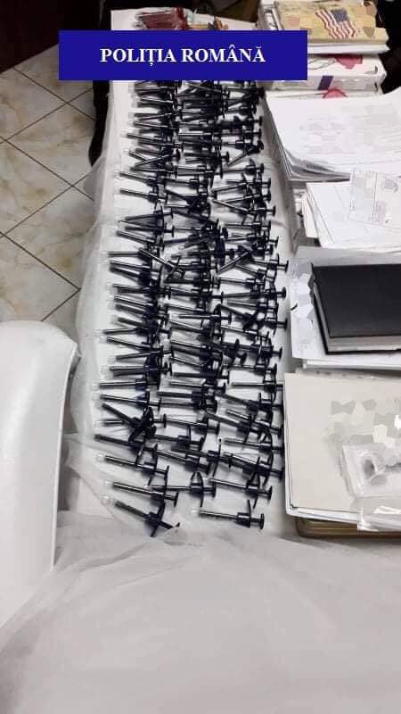 Un nou fals medic estetician, care făcea injecţii cu acid hialuronic ...