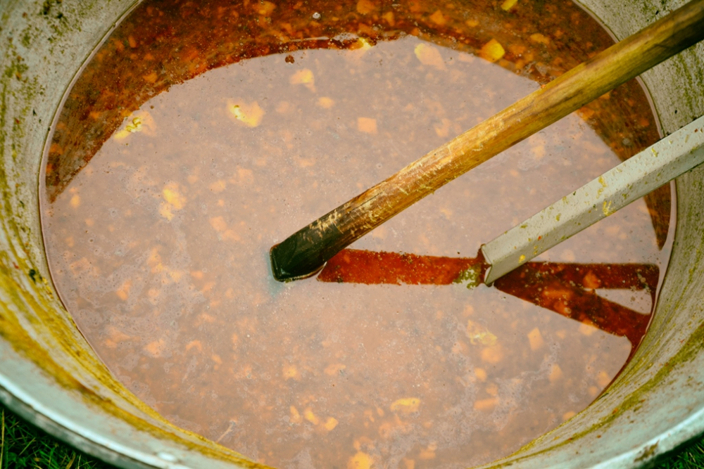 La Sibiu, se va găti un gulyas uriaș. Într-un vas de aproape 500 de litri