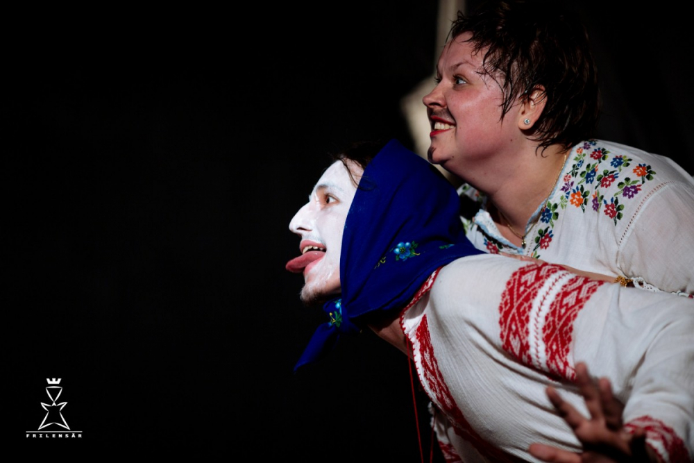 Liceenii sibieni, actori pe scena Teatrului Gong