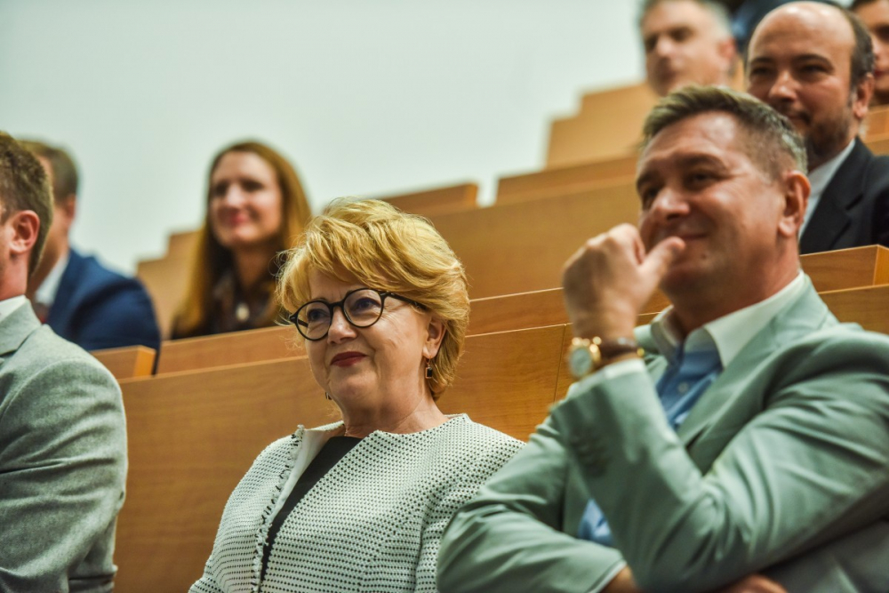 Cu ce s-a lăudat Astrid Fodor la Cluj: „Specific e mirosul de vin fiert ...