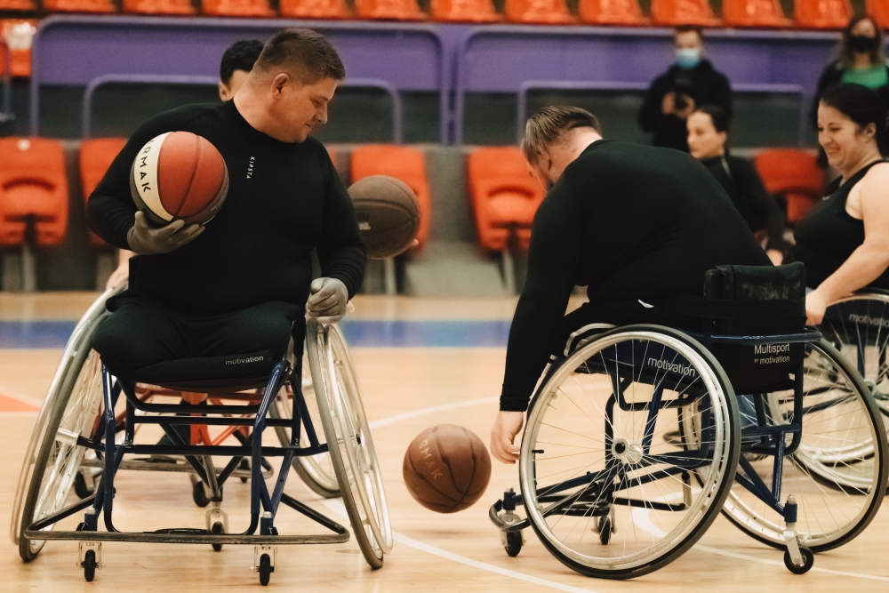 Baschet în scaun cu rotile. „Zburătorii” continuă antrenamentele la ...