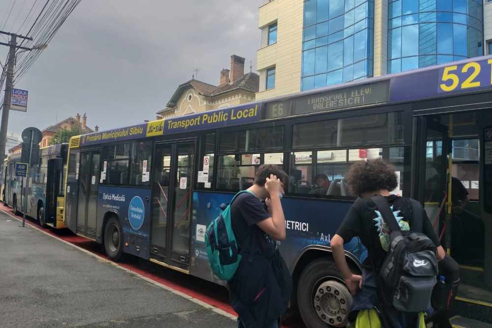 VIDEO Cât de folosite sunt autobuzele școlare, după o săptămână de la ...