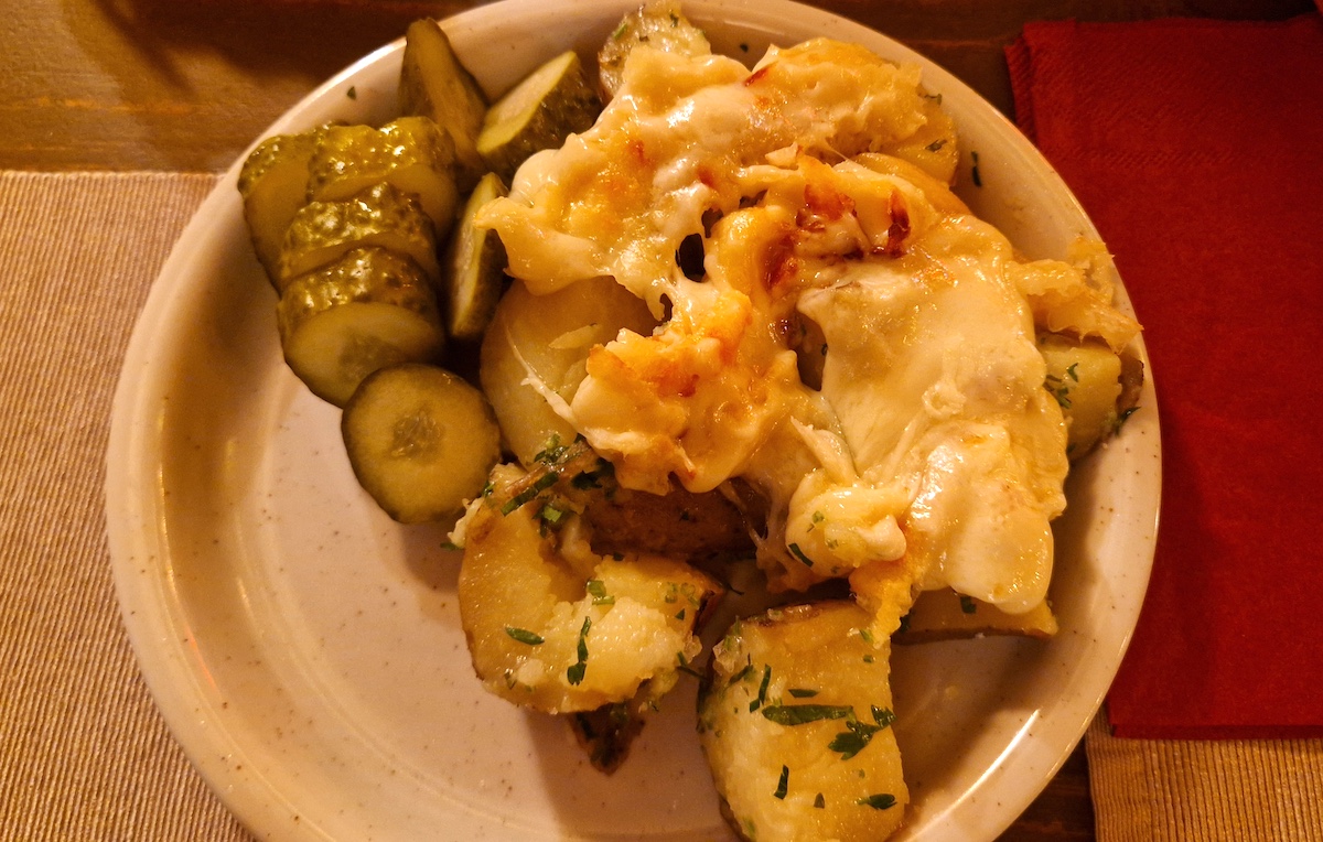 A ajuns strada Turnului în Piața Mare: am mâncat la cabana din Târgul ...