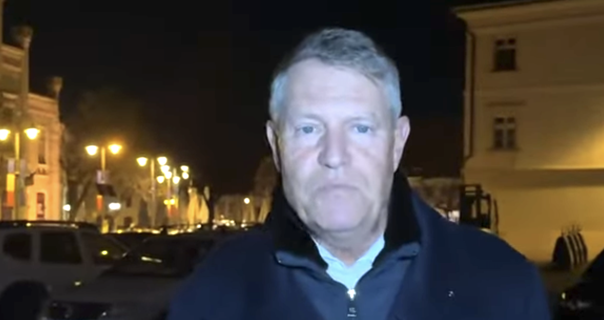 Klaus și Carmen Iohannis paricipă la slujba de Înviere: „Vă doresc ...