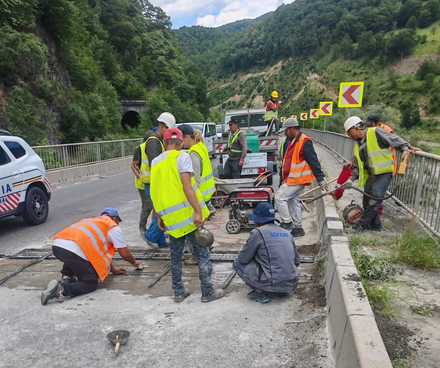 Drumarii craioveni despre lucrările au blocat șoferii pe Valea Oltului ...